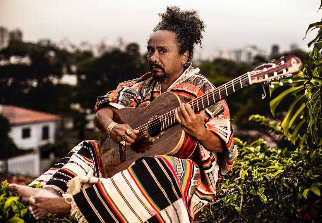 Chico César teve sucessos gravados por Daniela Mercury e Maria Bethânia ...